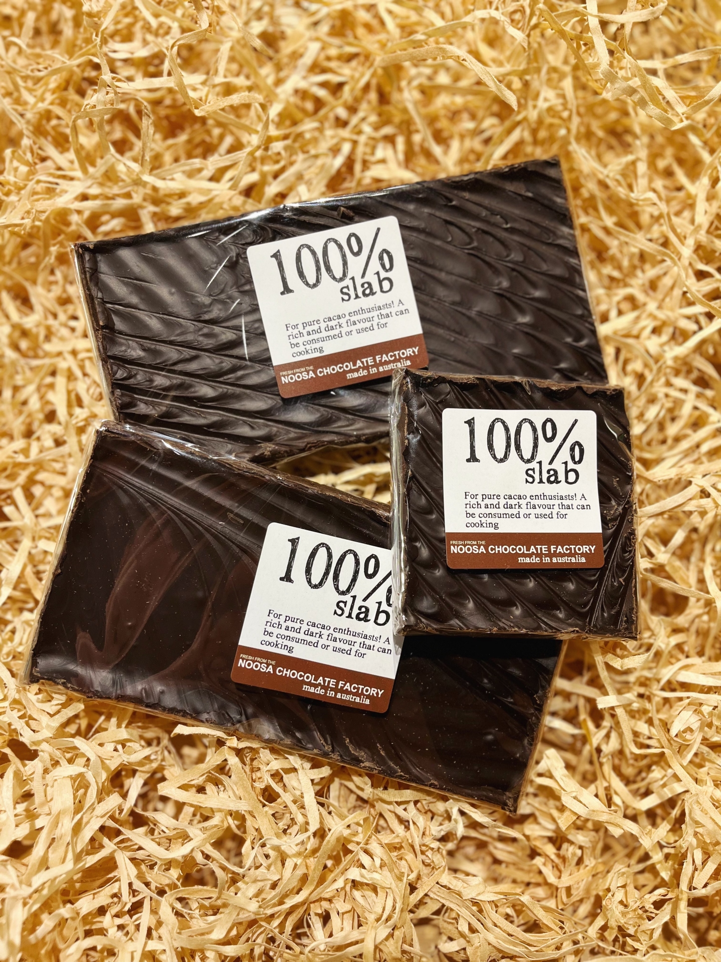Smashed Strawberry Slab / 29% Cocoa | Noosa Chocolate Factory